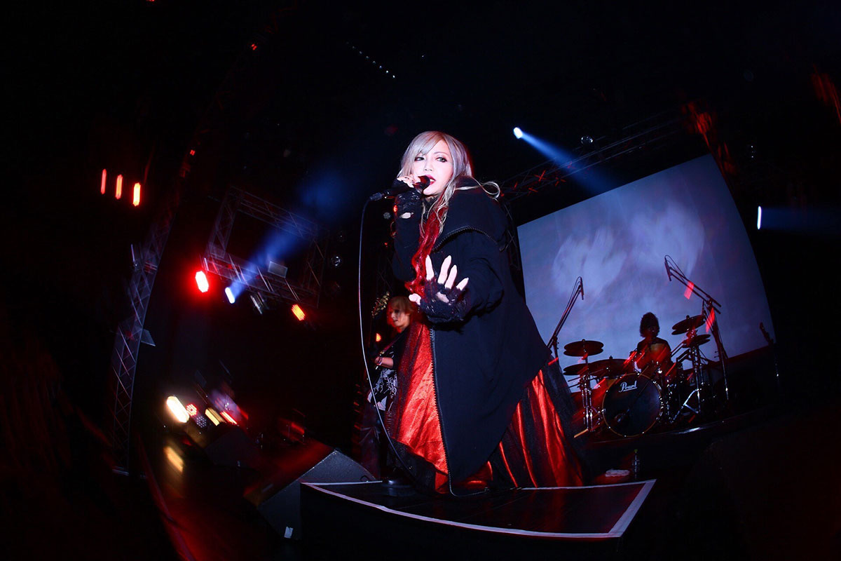 【インタビュー】nilfinity｜逆境を乗り越え更に暗く、怪しく、妖艶にライブハウスに君臨するストーリーテラー | ELICITY｜未だ見ぬアーティストを見つけませんか？